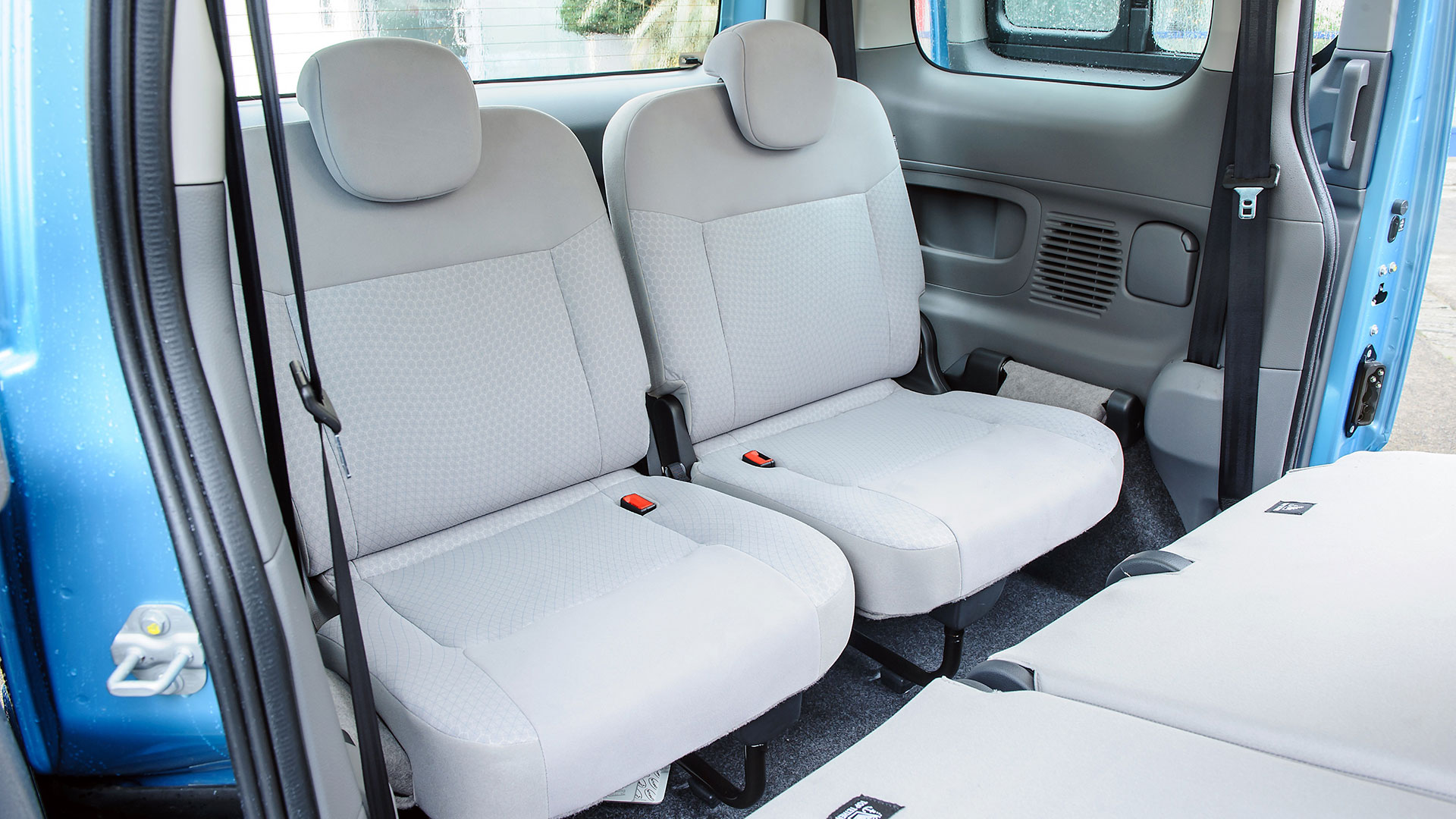 Nissan e NV200 MPV 2015 Electric review AutoTrader
